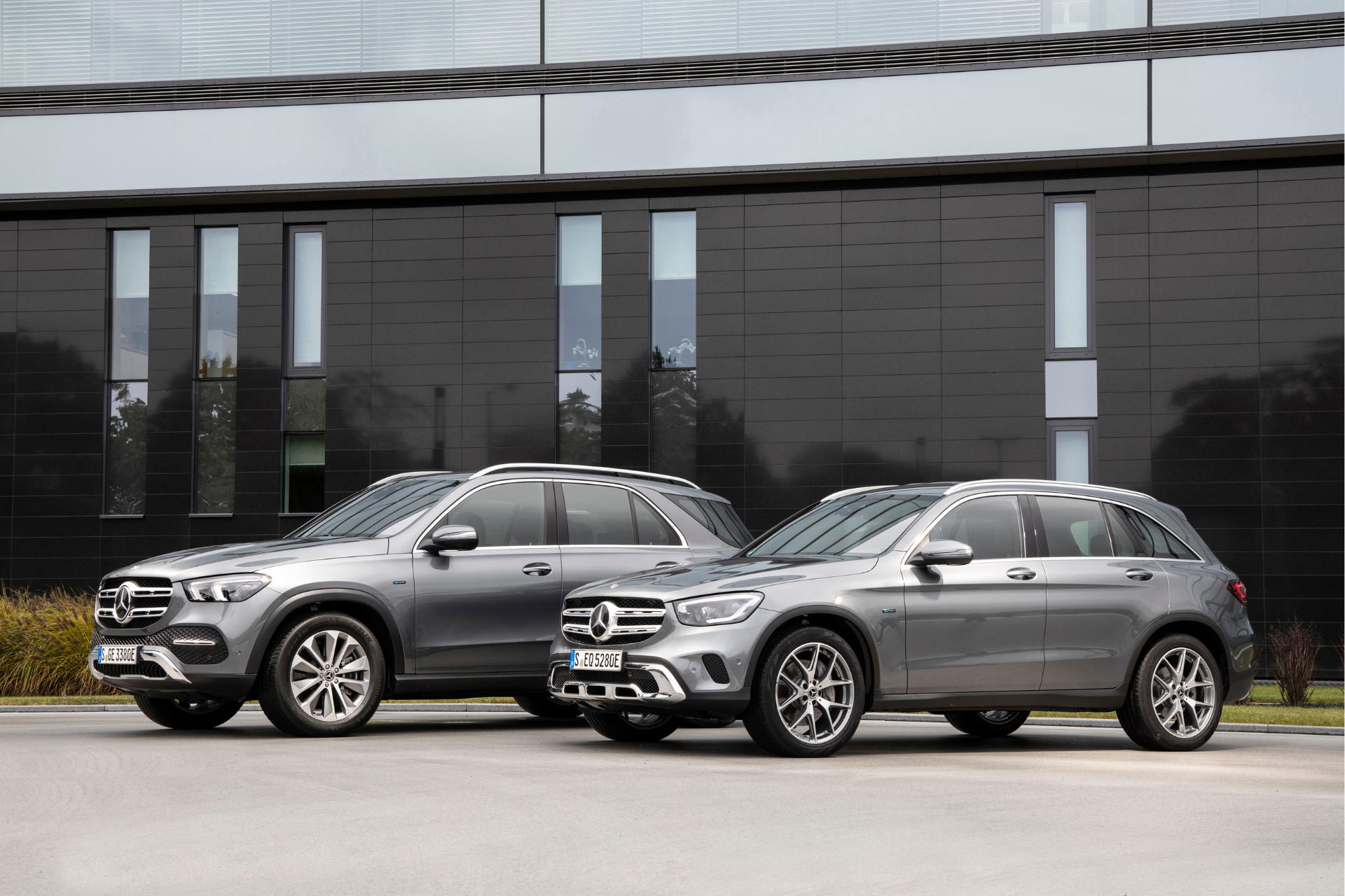 Mercedes GLC 300 vs. GLE 350: 9 Differences & Which Is Best?