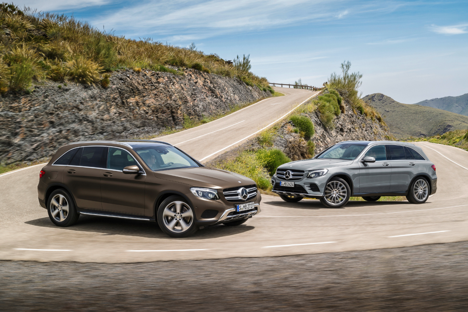 Mercedes GLC 300 vs. GLC 350e: 6 Differences & Which Is Best